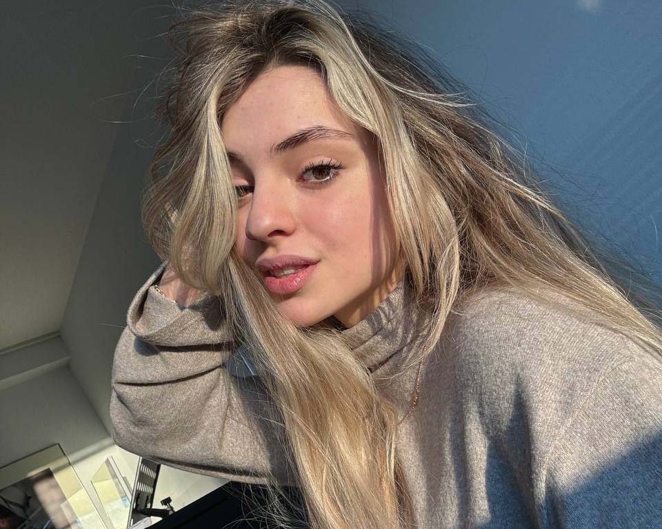Best OnlyFans Girls: Ami Allison, Your Online High School Crush